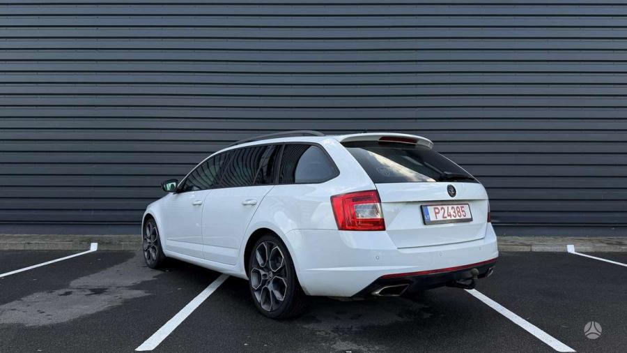 White Skoda Octavia 2015 in Alytus, with an engine capacity of 1.97 L and mileage of 330 thousand km for 7950 €, photo 6 on AUTOMOTO.COM.LV