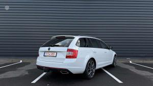 White Skoda Octavia 2015 in Alytus, with an engine capacity of 1.97 L and mileage of 330 thousand km for 7950 €, photo 7 on AUTOMOTO.COM.LV