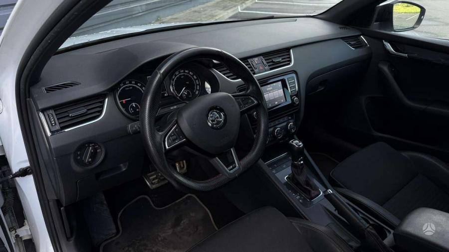 White Skoda Octavia 2015 in Alytus, with an engine capacity of 1.97 L and mileage of 330 thousand km for 7950 €, photo 15 on AUTOMOTO.COM.LV