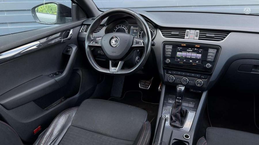 White Skoda Octavia 2015 in Alytus, with an engine capacity of 1.97 L and mileage of 330 thousand km for 7950 €, photo 16 on AUTOMOTO.COM.LV