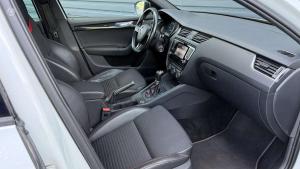 White Skoda Octavia 2015 in Alytus, with an engine capacity of 1.97 L and mileage of 330 thousand km for 7950 €, photo 23 on AUTOMOTO.COM.LV