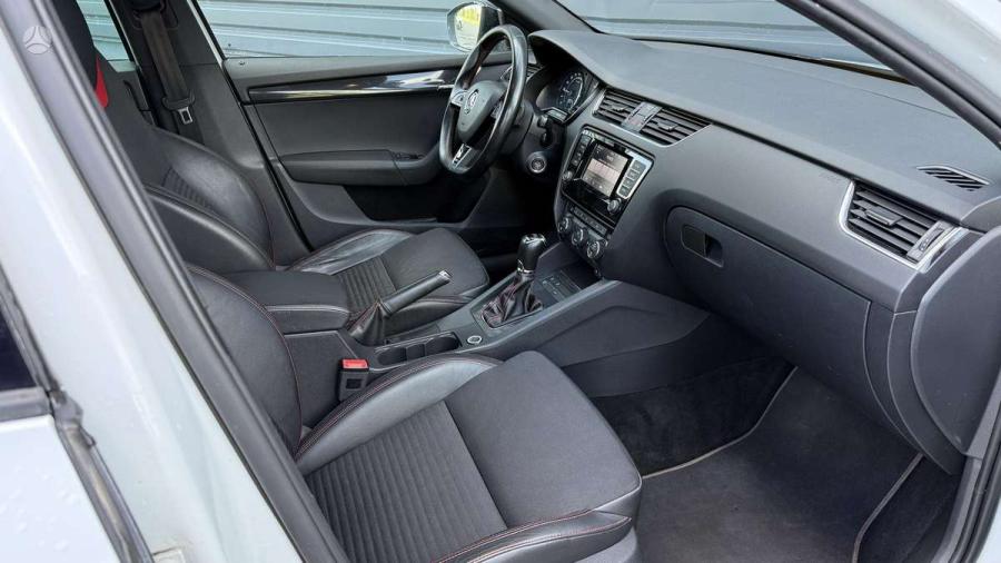 White Skoda Octavia 2015 in Alytus, with an engine capacity of 1.97 L and mileage of 330 thousand km for 7950 €, photo 23 on AUTOMOTO.COM.LV