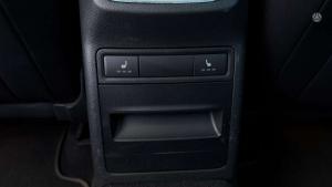 White Skoda Octavia 2015 in Alytus, with an engine capacity of 1.97 L and mileage of 330 thousand km for 7950 €, photo 27 on AUTOMOTO.COM.LV