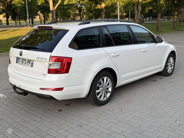 Белый Шкода Октавия 2015 в Таураге, объемом двигателя 1.60 л и пробегом 294 тыс. км за 5700 €, фото 5 на AUTOMOTO.COM.LV