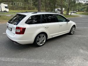 White Skoda Octavia 2015 in Riga, with an engine capacity of 2.00 L and mileage of 275 thousand km for 10150 €, photo 4 on AUTOMOTO.COM.LV