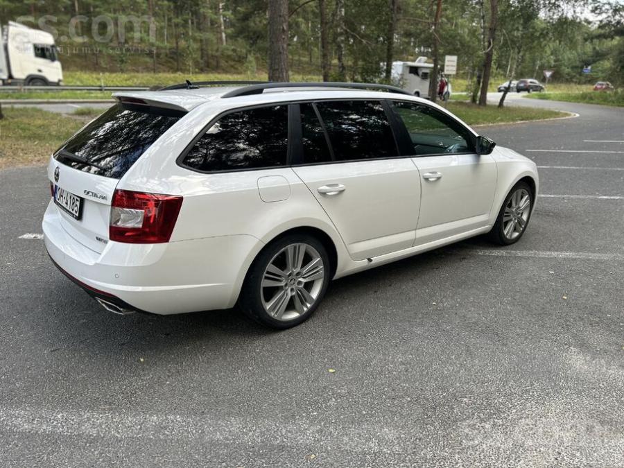 White Skoda Octavia 2015 in Riga, with an engine capacity of 2.00 L and mileage of 275 thousand km for 10150 €, photo 4 on AUTOMOTO.COM.LV