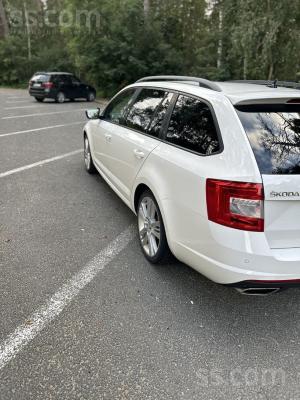 White Skoda Octavia 2015 in Riga, with an engine capacity of 2.00 L and mileage of 275 thousand km for 10150 €, photo 6 on AUTOMOTO.COM.LV