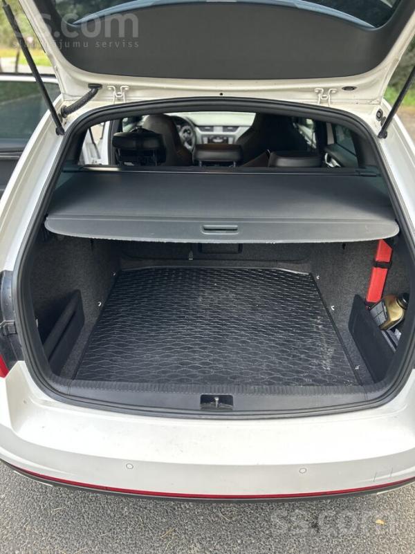 White Skoda Octavia 2015 in Riga, with an engine capacity of 2.00 L and mileage of 275 thousand km for 10150 €, photo 7 on AUTOMOTO.COM.LV
