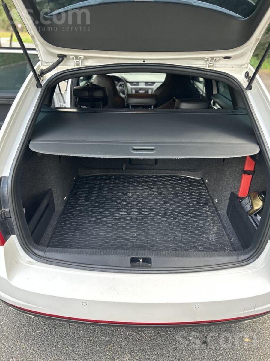 White Skoda Octavia 2015 in Riga, with an engine capacity of 2.00 L and mileage of 275 thousand km for 10150 €, photo 8 on AUTOMOTO.COM.LV