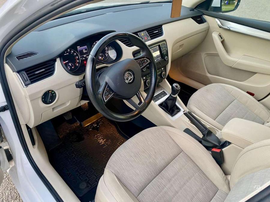 Balts Skoda Octavia 2015 Šauļi, ar dzinēja tilpumu 1.60 L un nobraukumu 300 tūkst. km par 7350 €, foto 10 vietnē AUTOMOTO.COM.LV
