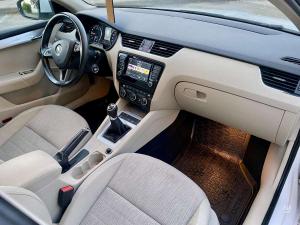 Balts Skoda Octavia 2015 Šauļi, ar dzinēja tilpumu 1.60 L un nobraukumu 300 tūkst. km par 7350 €, foto 12 vietnē AUTOMOTO.COM.LV