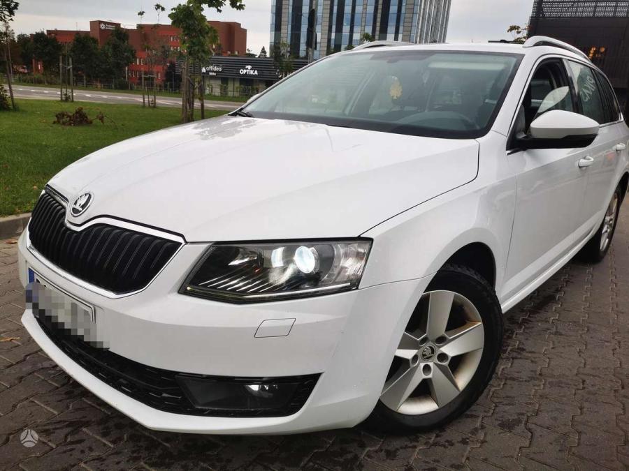 White Skoda Octavia 2015 in Vilnius, with an engine capacity of 1.60 L and mileage of 239 thousand km for 6650 €, photo 7 on AUTOMOTO.COM.LV