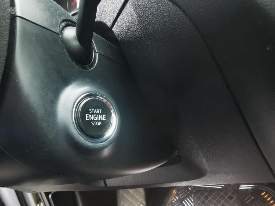 White Skoda Octavia 2015 in Vilnius, with an engine capacity of 1.60 L and mileage of 239 thousand km for 6650 €, photo 10 on AUTOMOTO.COM.LV