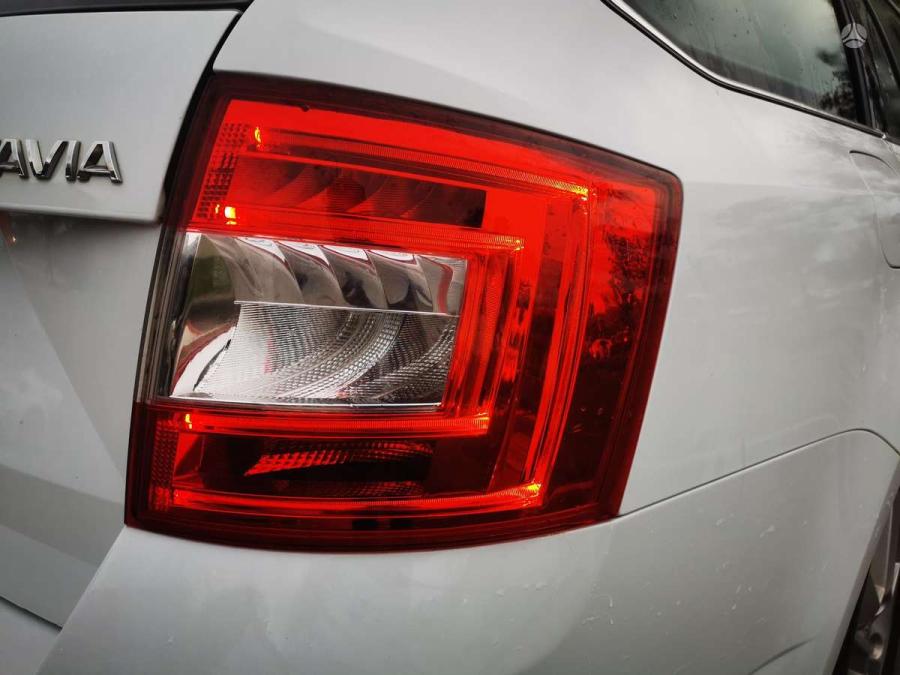 White Skoda Octavia 2015 in Vilnius, with an engine capacity of 1.60 L and mileage of 239 thousand km for 6650 €, photo 15 on AUTOMOTO.COM.LV