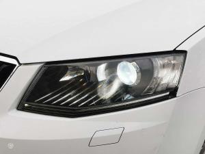 White Skoda Octavia 2015 in Vilnius, with an engine capacity of 1.60 L and mileage of 239 thousand km for 6650 €, photo 16 on AUTOMOTO.COM.LV