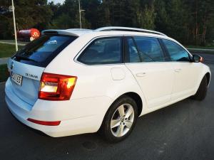 White Skoda Octavia 2015 in Vilnius, with an engine capacity of 1.60 L and mileage of 246 thousand km for 6633 €, photo 9 on AUTOMOTO.COM.LV