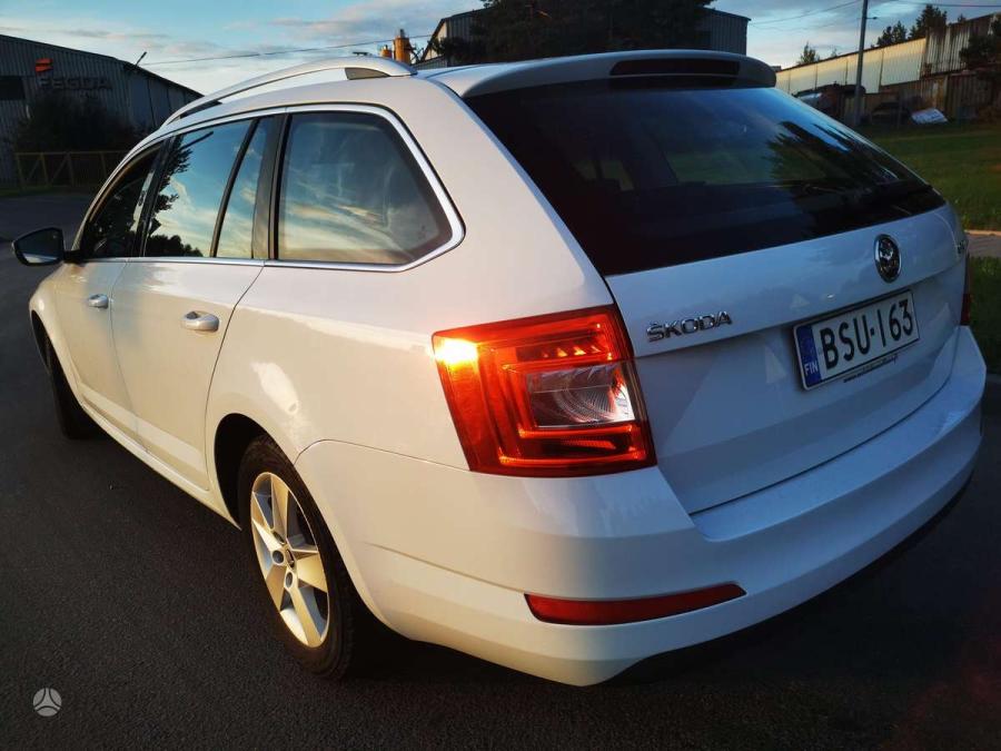 White Skoda Octavia 2015 in Vilnius, with an engine capacity of 1.60 L and mileage of 246 thousand km for 6633 €, photo 10 on AUTOMOTO.COM.LV