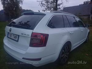 White Skoda Octavia 2015 in Torva, with an engine capacity of 2.00 L and mileage of 390 thousand km for 7500 €, photo 4 on AUTOMOTO.COM.LV