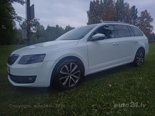 White Skoda Octavia 2015 in Torva, with an engine capacity of 2.00 L and mileage of 390 thousand km for 7500 €, photo 5 on AUTOMOTO.COM.LV