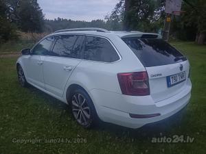 White Skoda Octavia 2015 in Torva, with an engine capacity of 2.00 L and mileage of 390 thousand km for 7500 €, photo 8 on AUTOMOTO.COM.LV