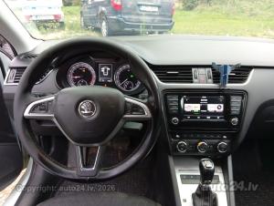 White Skoda Octavia 2015 in Torva, with an engine capacity of 2.00 L and mileage of 390 thousand km for 7500 €, photo 10 on AUTOMOTO.COM.LV