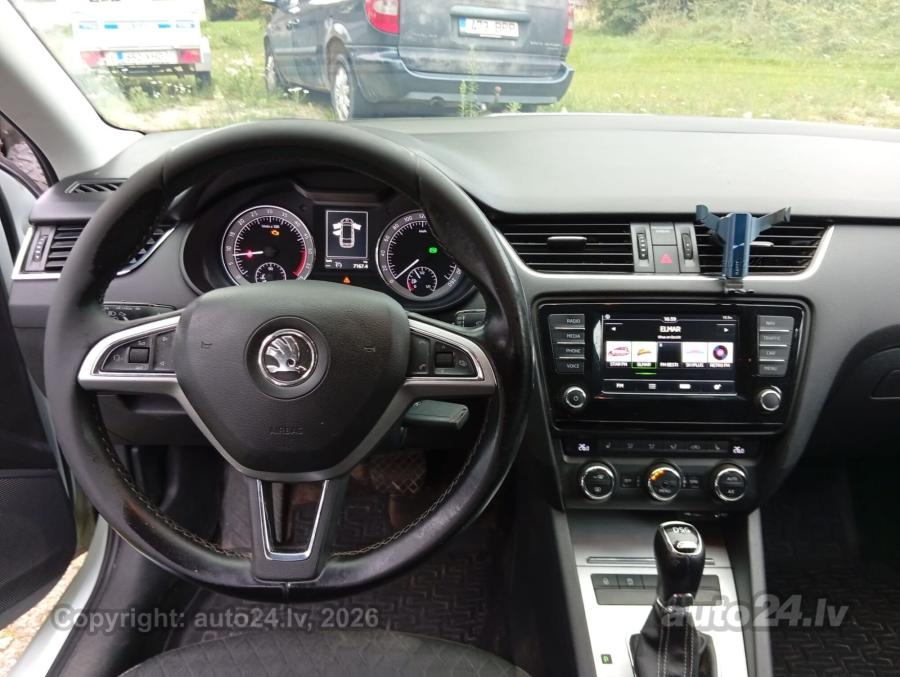 White Skoda Octavia 2015 in Torva, with an engine capacity of 2.00 L and mileage of 390 thousand km for 7500 €, photo 10 on AUTOMOTO.COM.LV