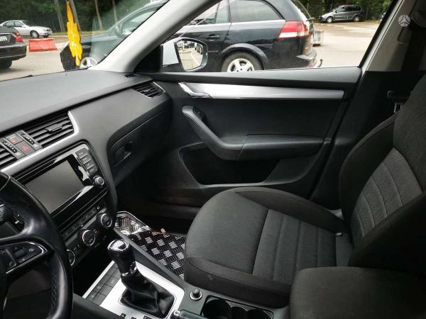 Balts Skoda Octavia 2015 Viļņa, ar dzinēja tilpumu 1.60 L un nobraukumu 244 tūkst. km par 6450 €, foto 7 vietnē AUTOMOTO.COM.LV