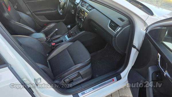 White Skoda Octavia 2015 in Tartu, with an engine capacity of 2.00 L and mileage of 351 thousand km for 6990 €, photo 11 on AUTOMOTO.COM.LV