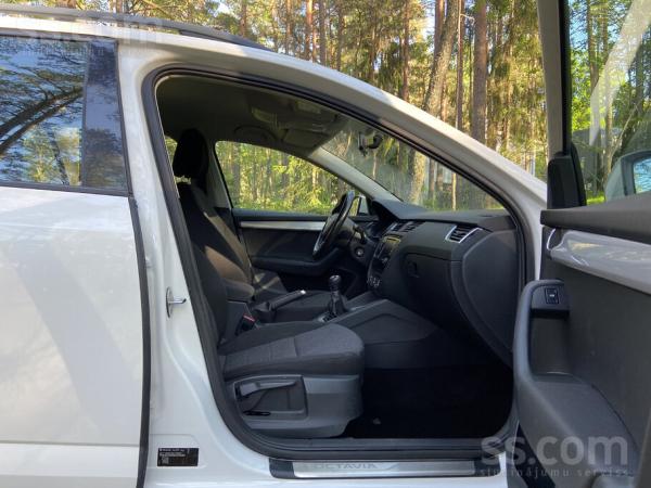 White Skoda Octavia 2016 in Riga, with an engine capacity of 1.20 L and mileage of 190 thousand km for 5400 €, photo 10 on AUTOMOTO.COM.LV