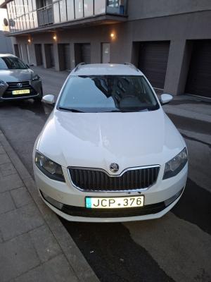 White Skoda Octavia 2016 in Vilnius, with an engine capacity of 1.60 L and mileage of 370 thousand km for 4000 €, photo 2 on AUTOMOTO.COM.LV