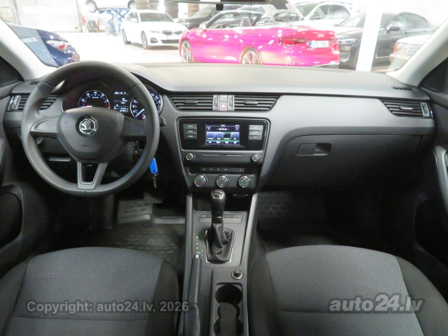 Balts Skoda Octavia 2016 Tallina, ar dzinēja tilpumu 1.00 L un nobraukumu 268 tūkst. km par 5100 €, foto 4 vietnē AUTOMOTO.COM.LV