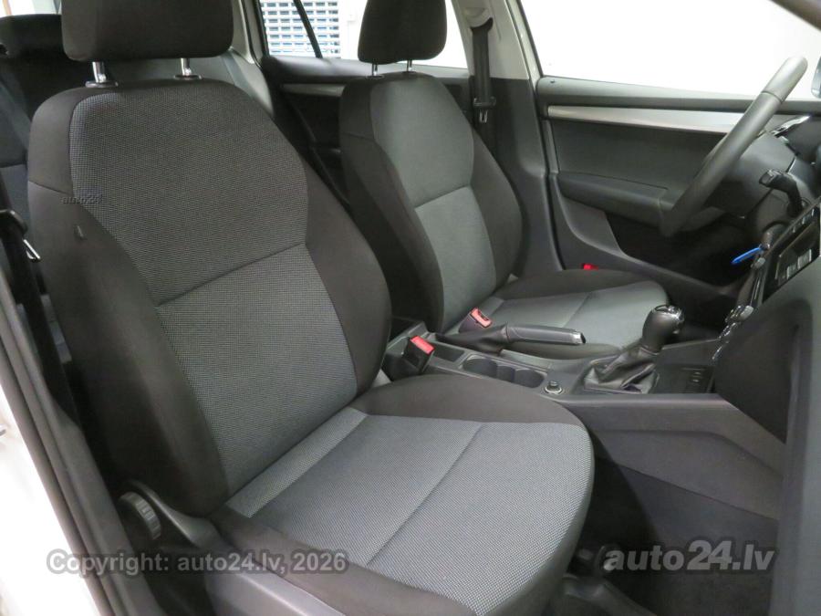 Balts Skoda Octavia 2016 Tallina, ar dzinēja tilpumu 1.00 L un nobraukumu 268 tūkst. km par 5100 €, foto 5 vietnē AUTOMOTO.COM.LV