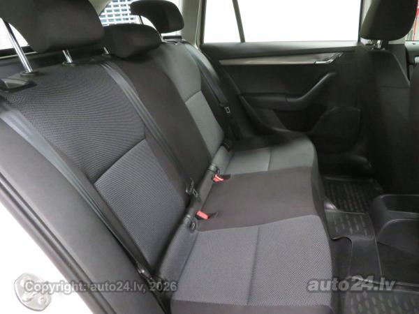 White Skoda Octavia 2016 in Tallinn, with an engine capacity of 1.00 L and mileage of 268 thousand km for 5100 €, photo 5 on AUTOMOTO.COM.LV