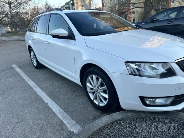 White Skoda Octavia 2016 in Riga, with an engine capacity of 1.60 L and mileage of 316 thousand km for 5500 €, photo 8 on AUTOMOTO.COM.LV