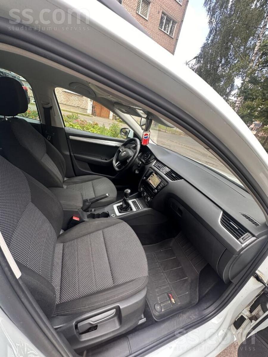 Balts Skoda Octavia 2016 Daugavpils, ar dzinēja tilpumu 2.00 L un nobraukumu 0 tūkst. km par 7100 €, foto 10 vietnē AUTOMOTO.COM.LV