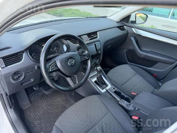 White Skoda Octavia 2016 in Rezekne, with an engine capacity of 1.60 L and mileage of 420 thousand km for 4500 €, photo 6 on AUTOMOTO.COM.LV