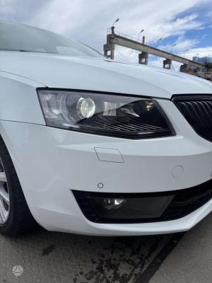 White Skoda Octavia 2016 in Klaipeda, with an engine capacity of 1.97 L and mileage of 285 thousand km for 9200 €, photo 8 on AUTOMOTO.COM.LV
