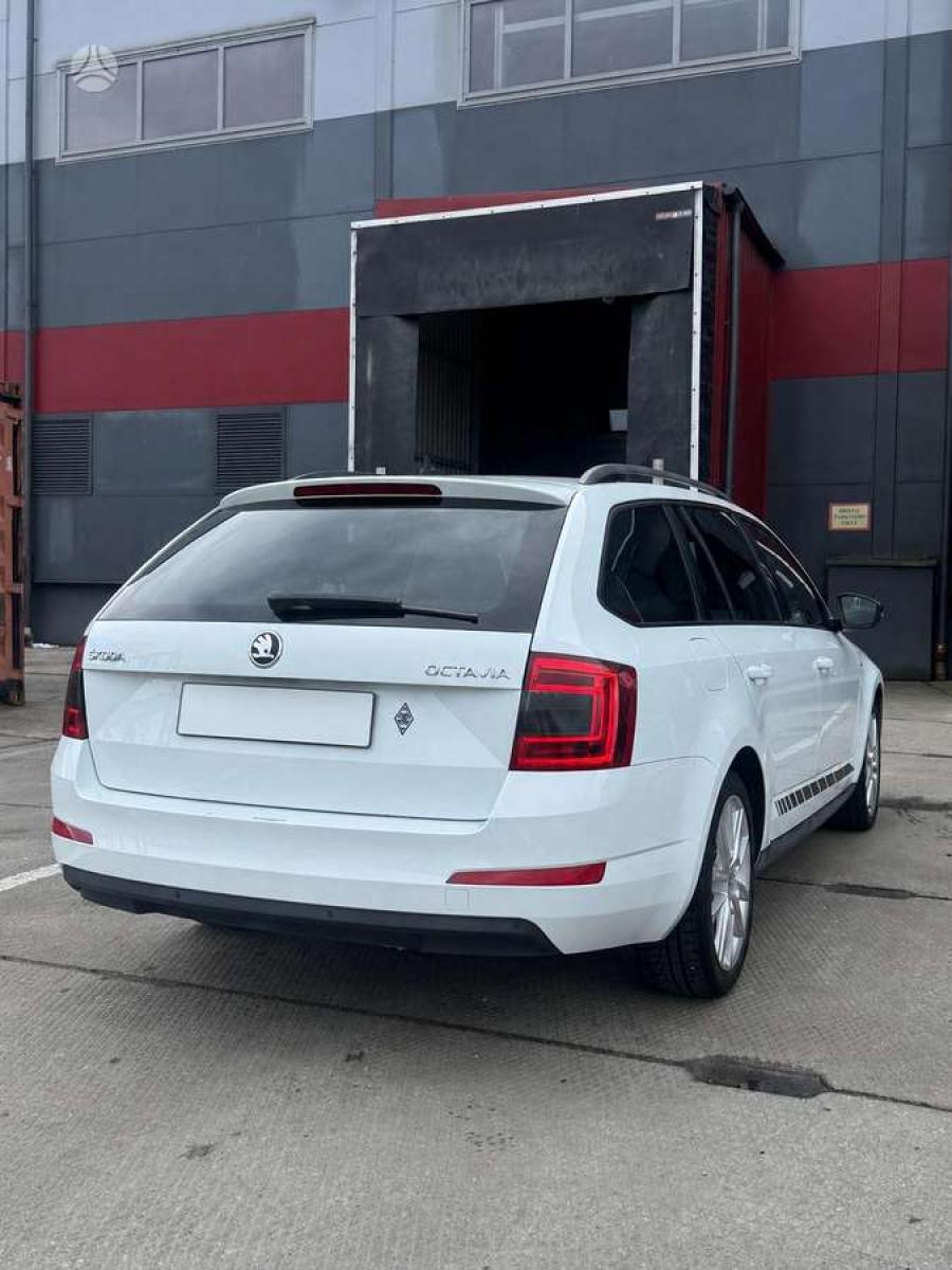 White Skoda Octavia 2016 in Klaipeda, with an engine capacity of 1.97 L and mileage of 285 thousand km for 9200 €, photo 11 on AUTOMOTO.COM.LV