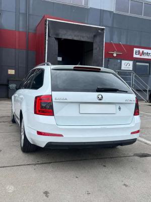 White Skoda Octavia 2016 in Klaipeda, with an engine capacity of 1.97 L and mileage of 285 thousand km for 9200 €, photo 13 on AUTOMOTO.COM.LV