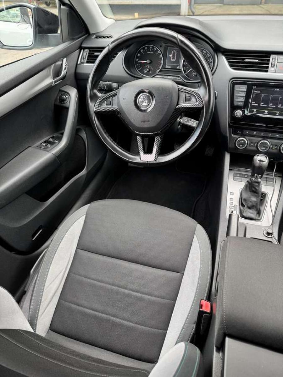 White Skoda Octavia 2016 in Klaipeda, with an engine capacity of 1.97 L and mileage of 285 thousand km for 9200 €, photo 21 on AUTOMOTO.COM.LV