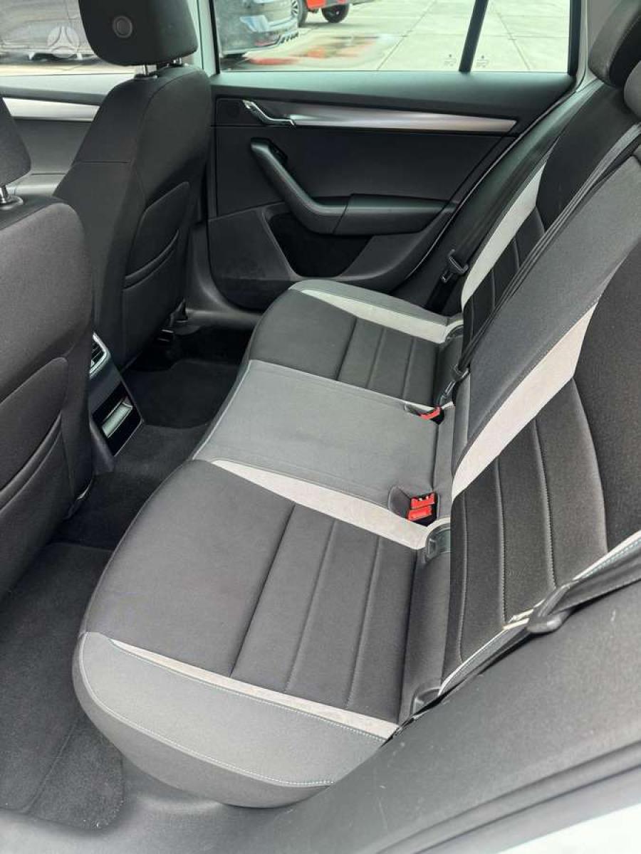 White Skoda Octavia 2016 in Klaipeda, with an engine capacity of 1.97 L and mileage of 285 thousand km for 9200 €, photo 24 on AUTOMOTO.COM.LV