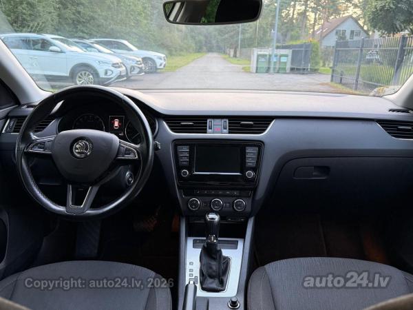 White Skoda Octavia 2016 in Tallinn, with an engine capacity of 1.60 L and mileage of 142 thousand km for 12900 €, photo 7 on AUTOMOTO.COM.LV