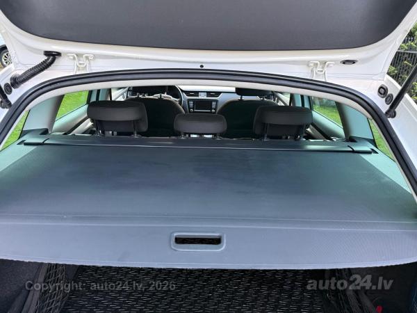 White Skoda Octavia 2016 in Tallinn, with an engine capacity of 1.60 L and mileage of 142 thousand km for 12900 €, photo 8 on AUTOMOTO.COM.LV