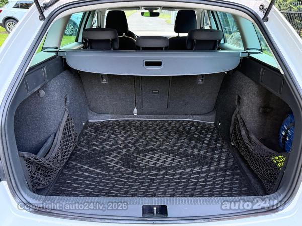 White Skoda Octavia 2016 in Tallinn, with an engine capacity of 1.60 L and mileage of 142 thousand km for 12900 €, photo 9 on AUTOMOTO.COM.LV