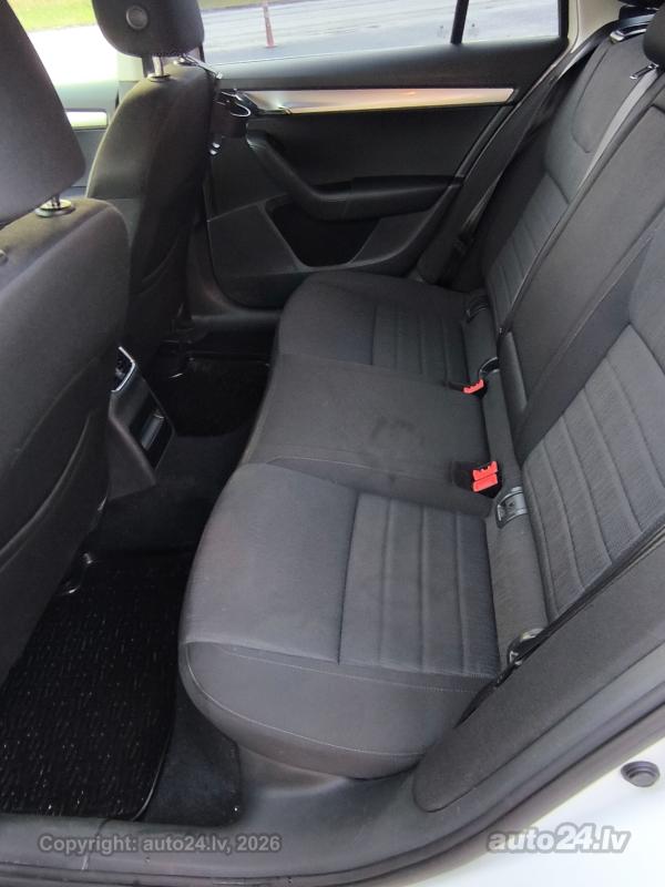 White Skoda Octavia 2016 in Tallinn, with an engine capacity of 1.40 L and mileage of 178 thousand km for 8300 €, photo 10 on AUTOMOTO.COM.LV
