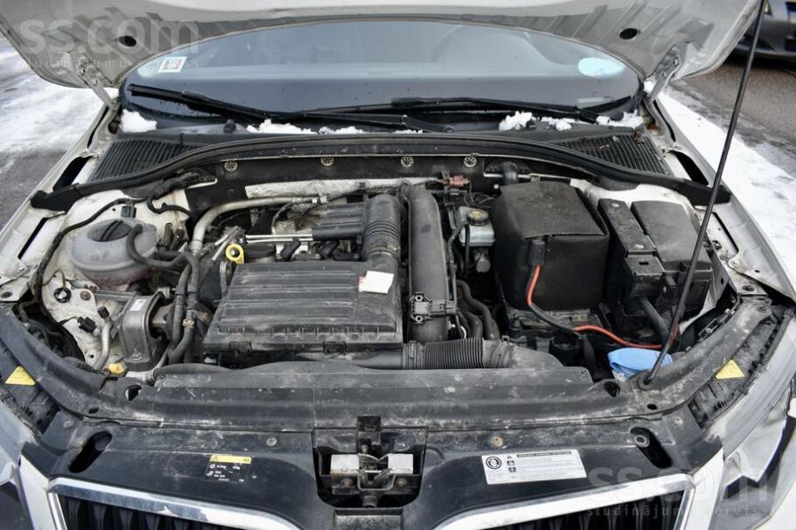 White Skoda Octavia 2016 in Riga, with an engine capacity of 1.20 L and mileage of 195 thousand km for 4700 €, photo 4 on AUTOMOTO.COM.LV
