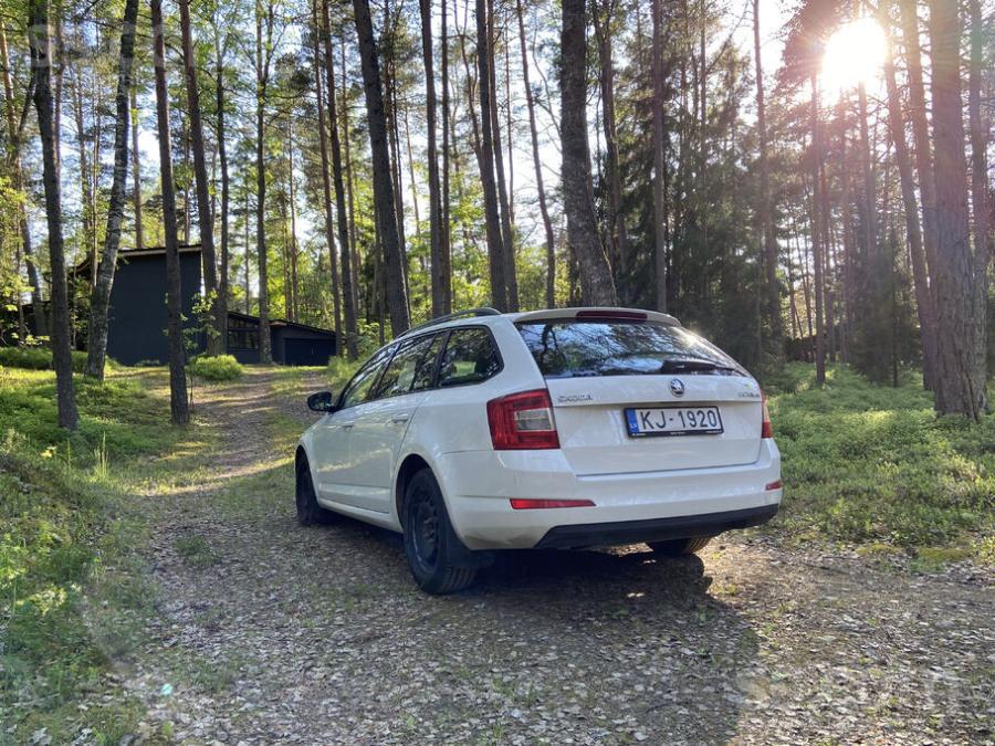 White Skoda Octavia 2016 in Riga, with an engine capacity of 1.20 L and mileage of 195 thousand km for 4700 €, photo 7 on AUTOMOTO.COM.LV
