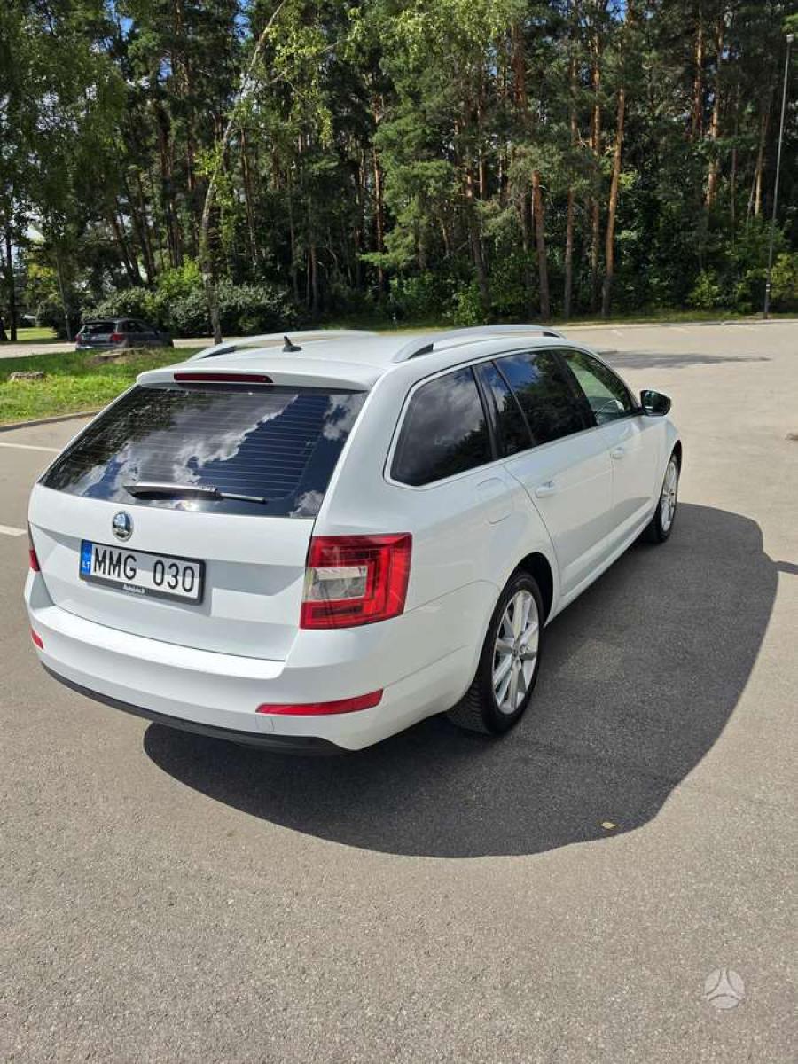 White Skoda Octavia 2016 in Kaunas, with an engine capacity of 1.60 L and mileage of 293 thousand km for 7300 €, photo 5 on AUTOMOTO.COM.LV
