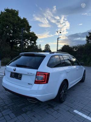 White Skoda Octavia 2016 in Kaisiadorys, with an engine capacity of 1.97 L and mileage of 303 thousand km for 6999 €, photo 12 on AUTOMOTO.COM.LV