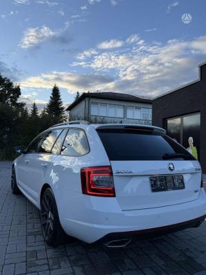 White Skoda Octavia 2016 in Kaisiadorys, with an engine capacity of 1.97 L and mileage of 303 thousand km for 6999 €, photo 16 on AUTOMOTO.COM.LV